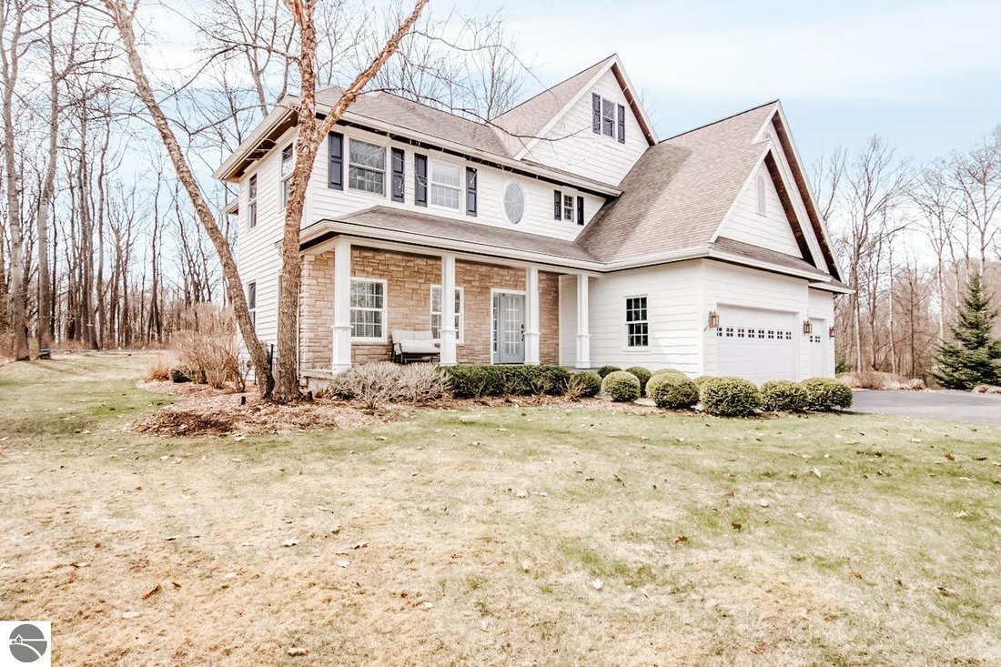 Meticulously Maintained Home With In Garfield Township, Michigan ...