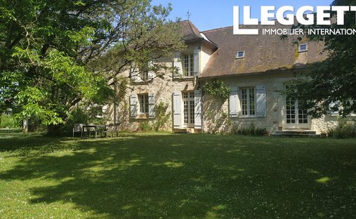 Luxury castles for sale in Bergerac, Nouvelle-Aquitaine, France ...