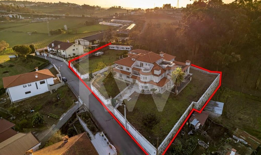 Splendida Villa Quasi Completa In Mogege, Distretto Di Braga ...