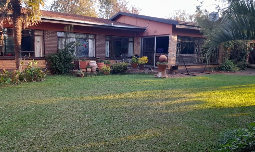 Meyerton Masterpiece: Business Rights Pub In Meyerton, Gauteng, South ...