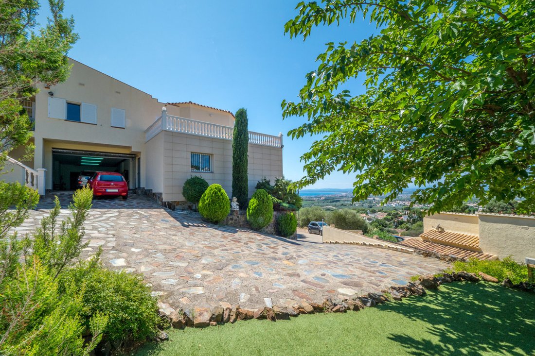 Huge Villa For Three Families With Great Views Of In Roses, Catalonia ...