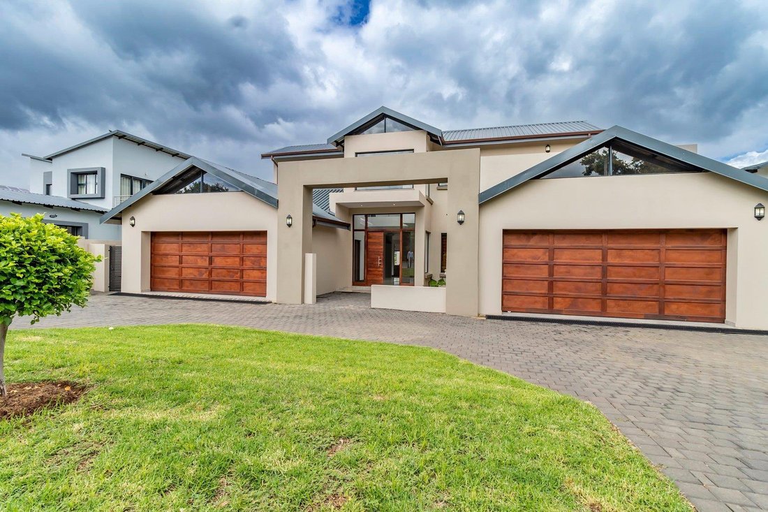 Modern Family Home In Midrand, Gauteng, South Africa For Rent (14222589)