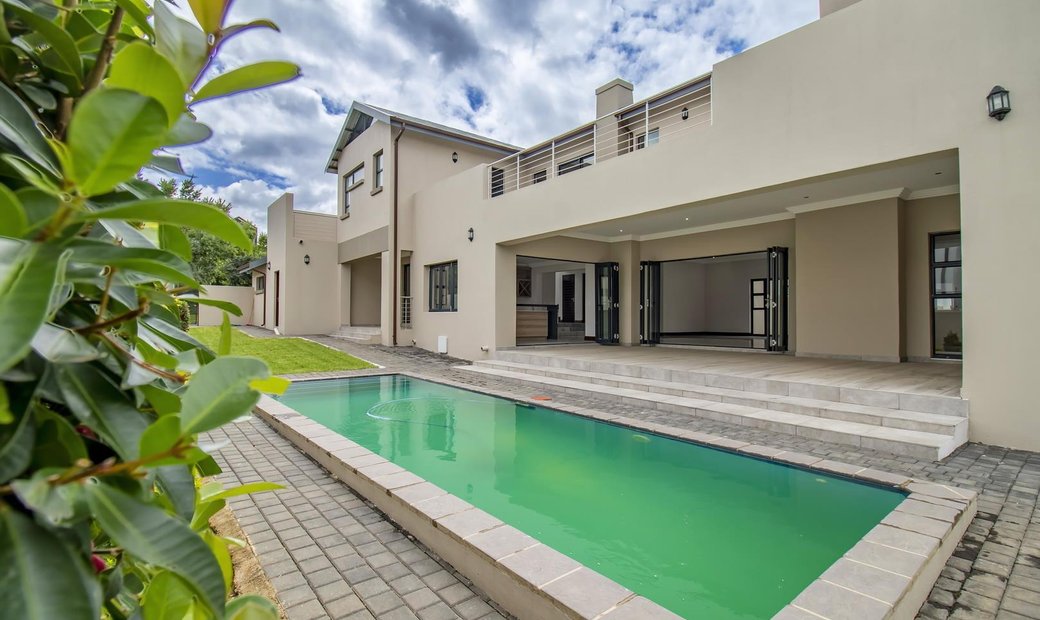 Modern Family Home In Midrand, Gauteng, South Africa For Rent (14222589)
