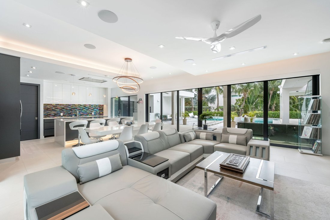 Modern Five Bedroom Luxury Mansion With Tesla X In George Town, Cayman ...