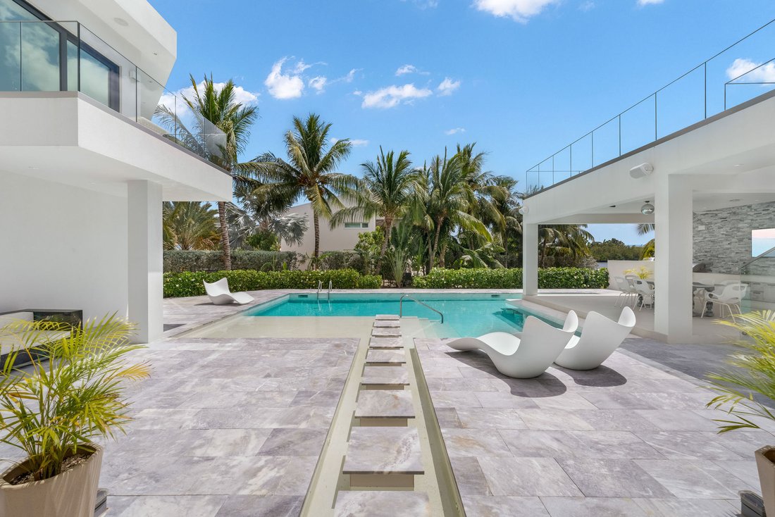 Modern Five Bedroom Luxury Mansion With Tesla X In George Town, Cayman ...