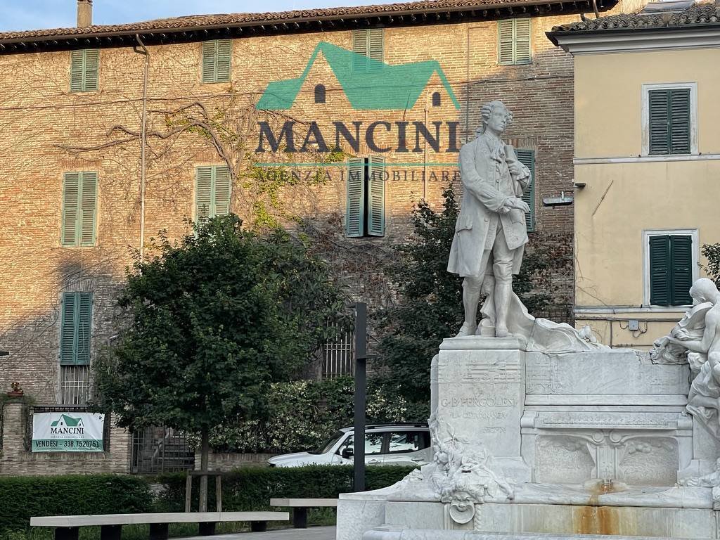 Casa Singola In Vendita A Jesi, Centro Zona Alta In Iesi, Marche, Italy ...