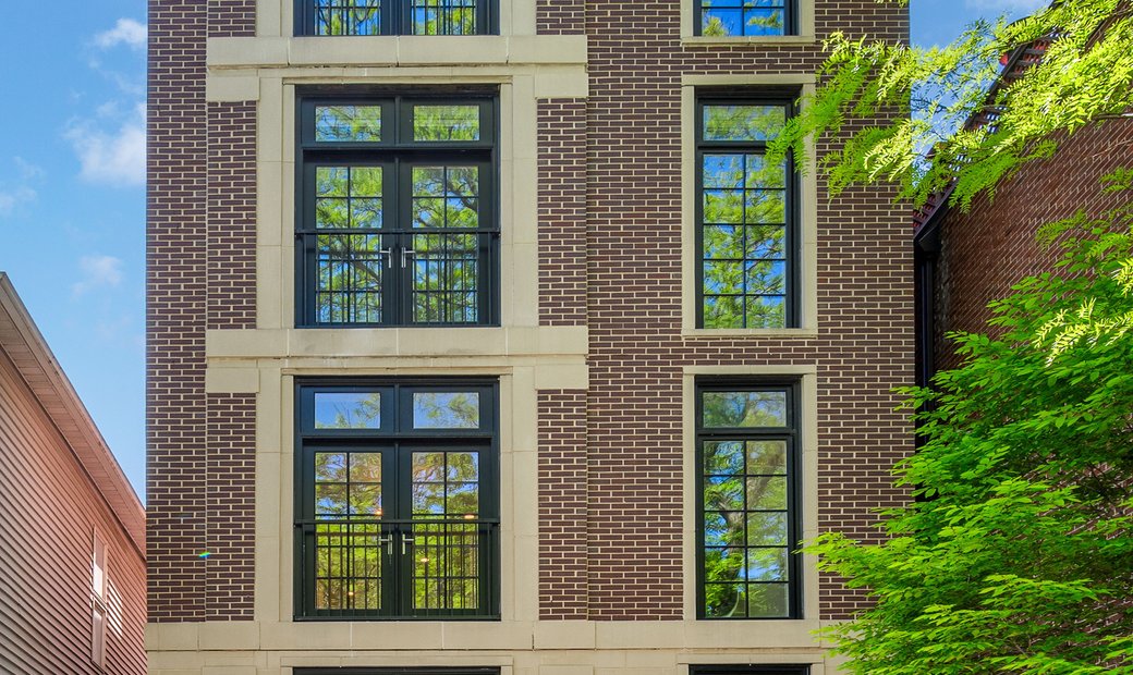 Old Town Triplex In Chicago, Illinois, United States For Sale (14232268)