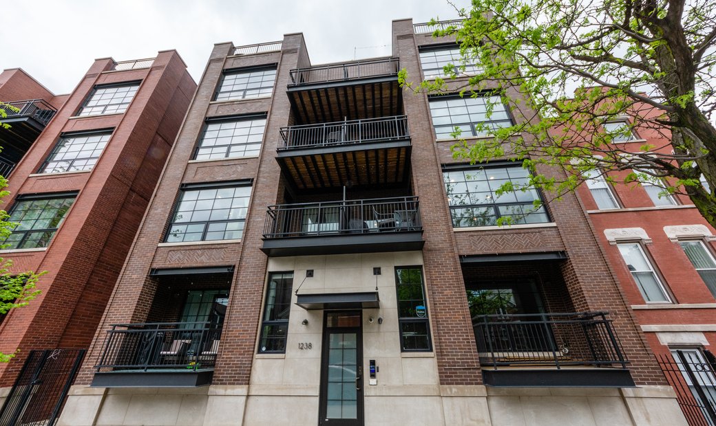 Penthouse Offers Luxurious Living In Chicago, Illinois, United States ...