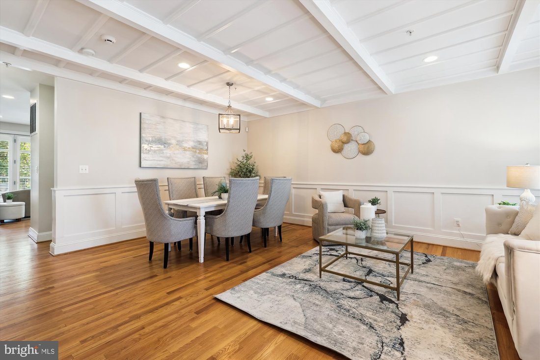 Contemporary Elegance From This Vienna Home In Vienna, Virginia, United ...