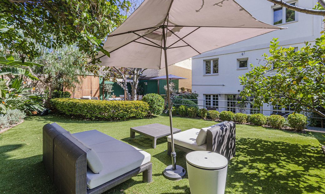 Beautiful Sunny House In The Centre Of Bonanova. In Barcelona ...