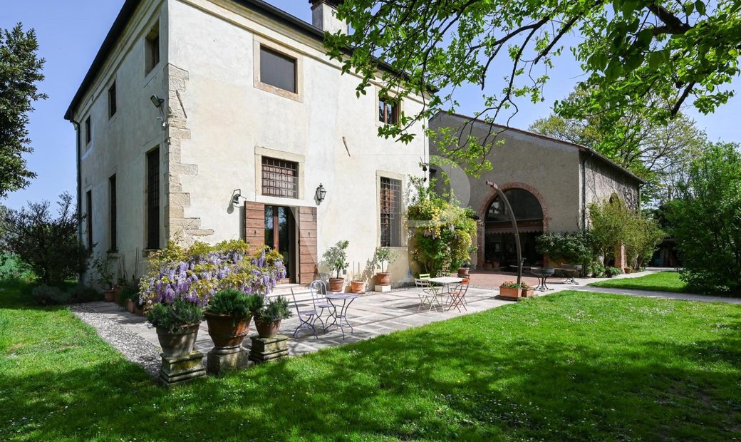 Wonderful Historic Farmhouse Perfectly Restored In Veneto, Italy For ...