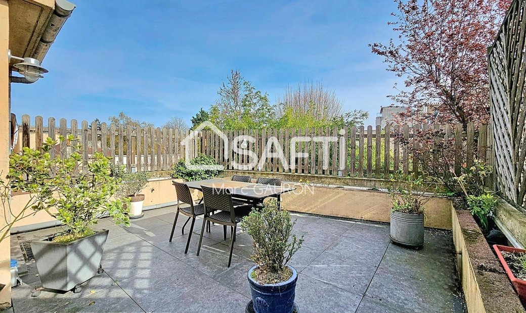 Hyper Centre Clovis/Jard 4 Ch Terrasse Et 2 Garages In Reims, Grand Est ...