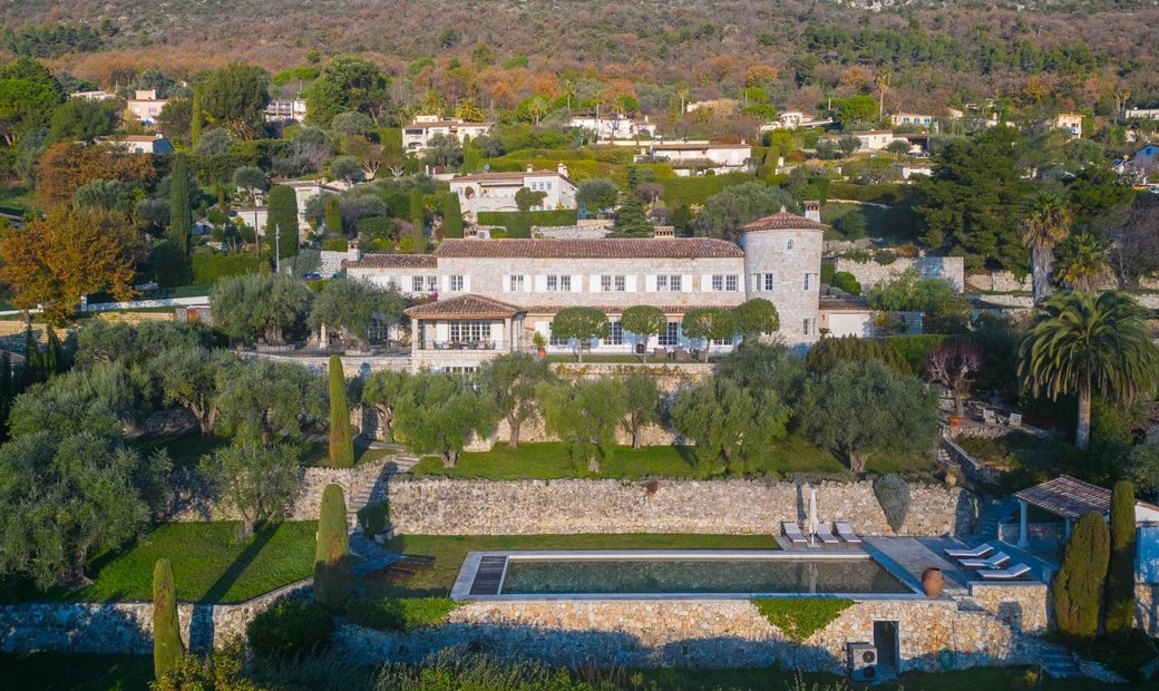 Masso In Pietra Con Vista In Vence, Provenza Alpi Costa Azzurra ...