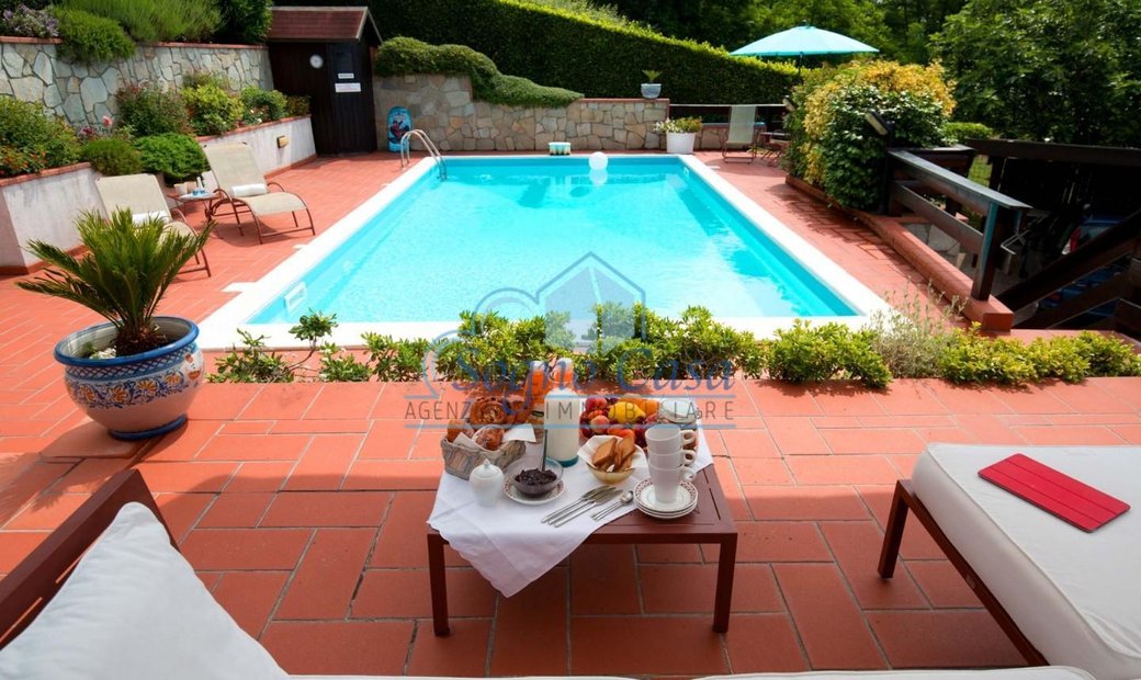 Villa In Vendita A Podenzana(ms) In Ottimo Composto In Montale, Tuscany ...