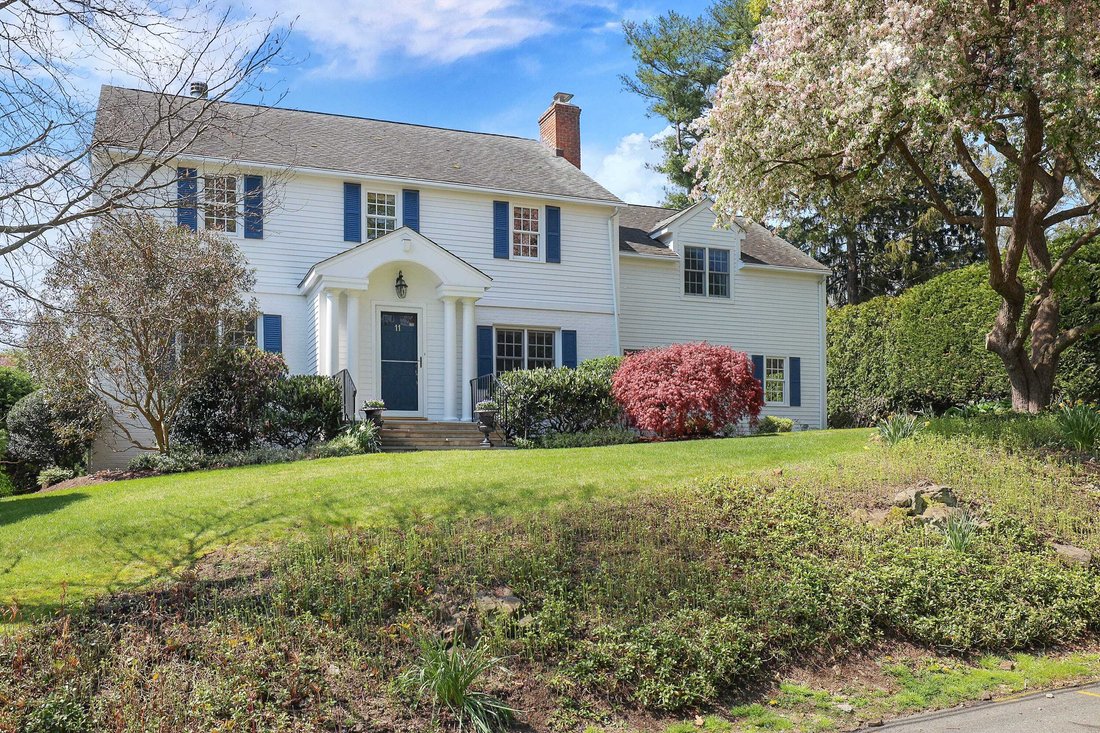 A Milton Point Stunner And Peaceful Sanctuary In Rye, New York, United ...