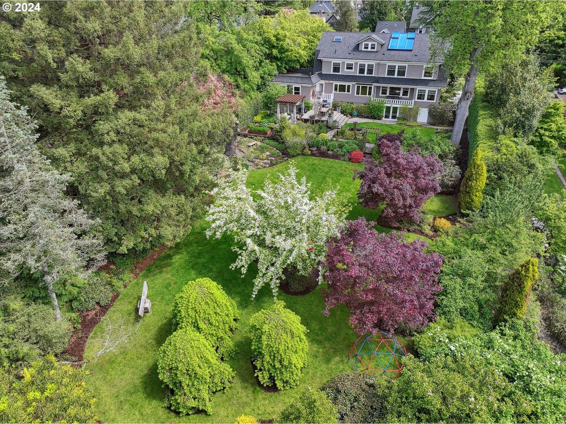 Picture Perfect Dutch Colonial With City In Portland, Oregon, United ...