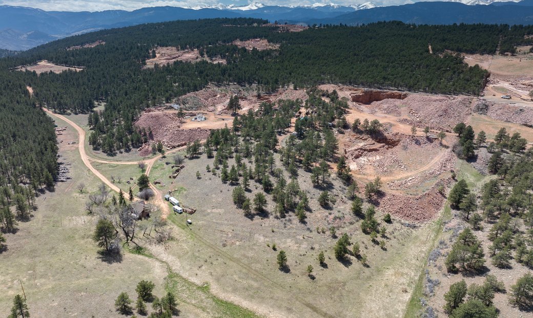 T Bone Stone Quarry, Spanning 44 Acres In In Lyons, Colorado, United ...