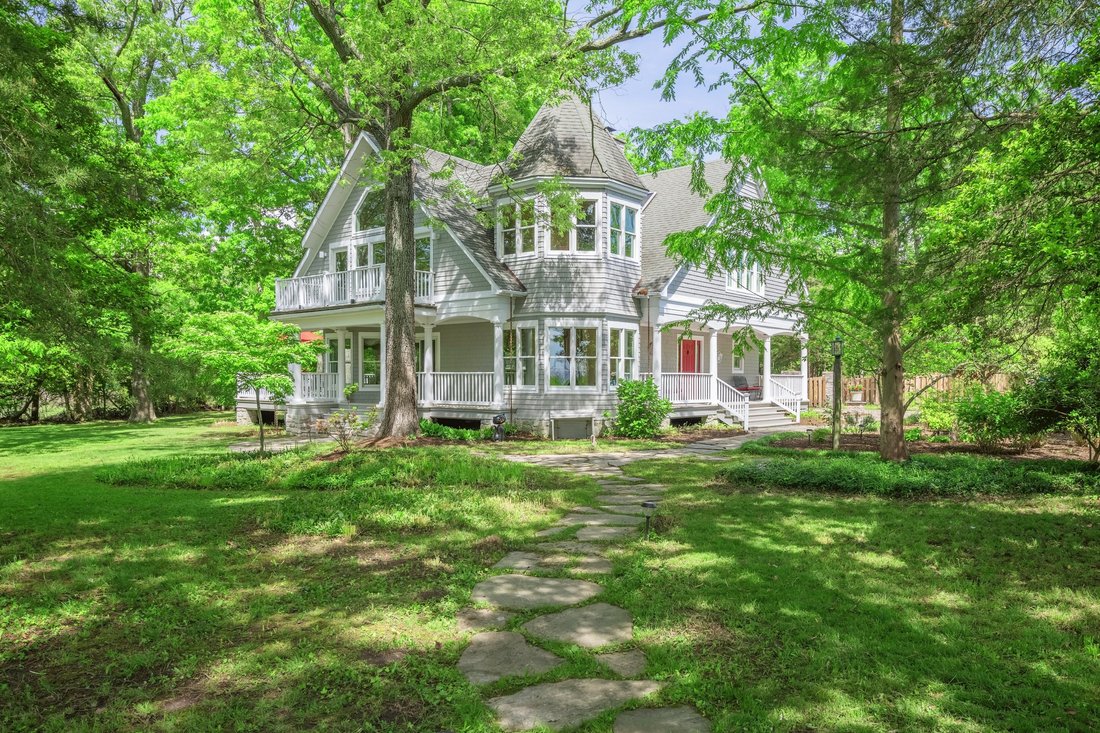 Waterfront Victorian Style Home In In Shady Side, Maryland, United ...