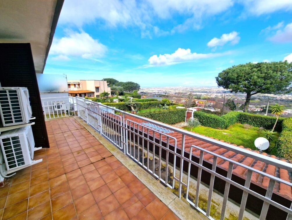 Monteruscello Parco Dei Fiori Villa In In Pozzuoli, Kampanien, Italien ...