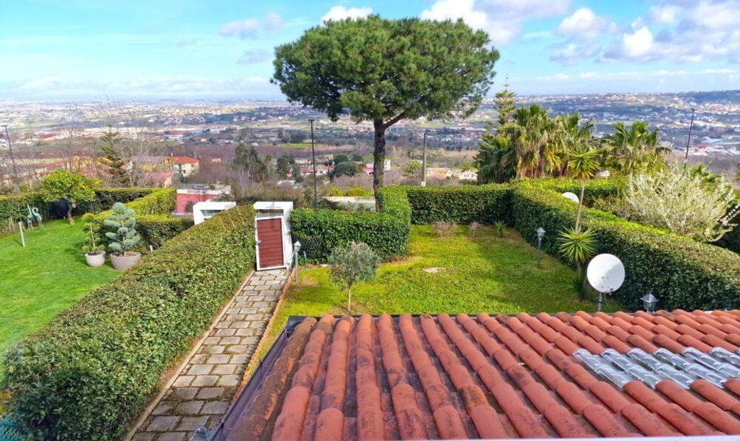 Monteruscello Parco Dei Fiori Villa In In Pozzuoli, Kampanien, Italien ...