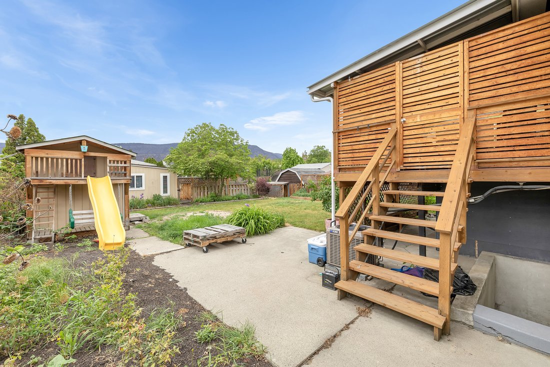 Future Development Potential Dans Kelowna, Colombie Britannique, Canada ...