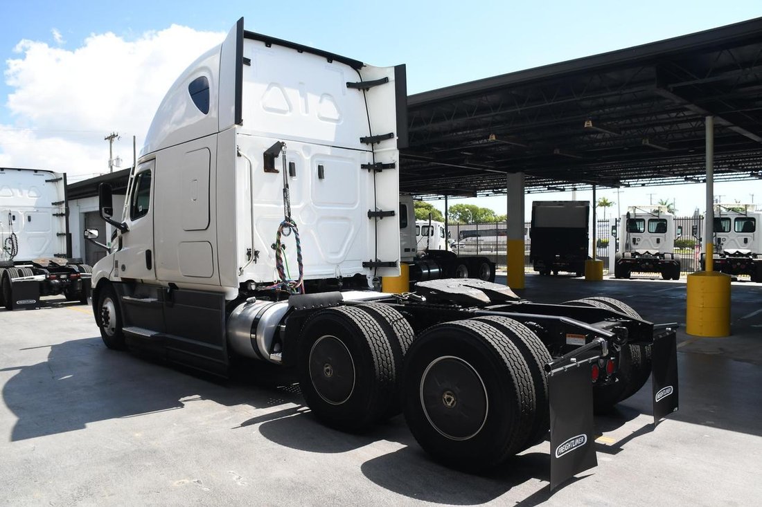 2021 Freightliner Cascadia In Miami, Fl, United States For Sale (14162959)