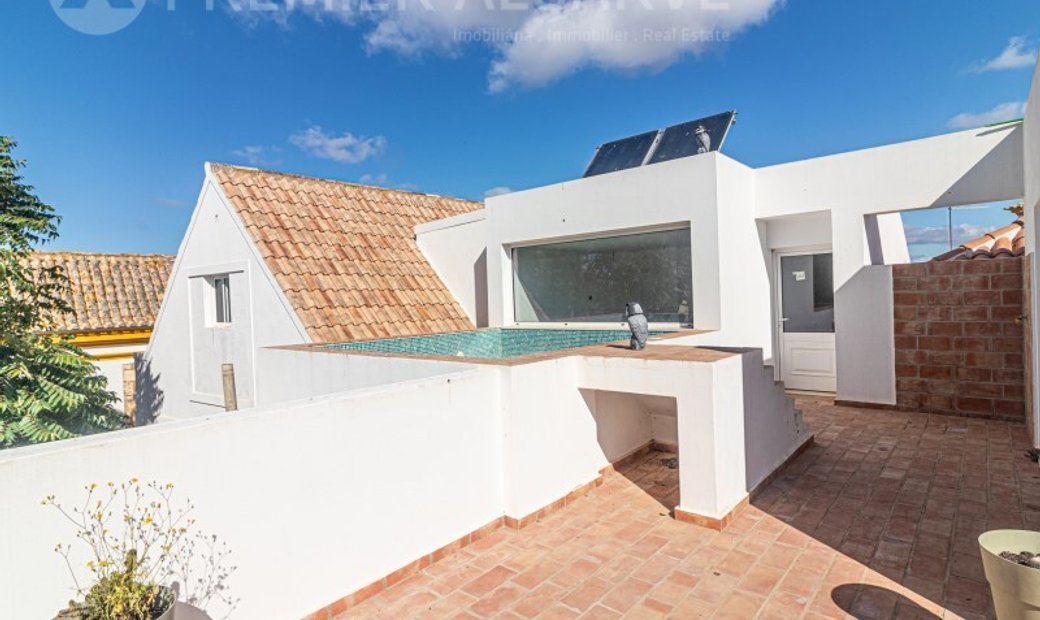 Building Of Cultural Value Downtown Faro 2 Houses + In Faro, Algarve ...