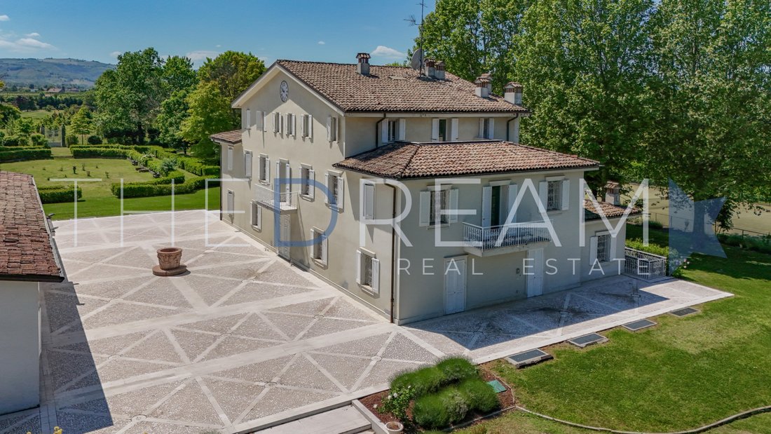 Elegant Villa In Large Lot Of More Than 4 In Vignola, Emilia Romagna ...