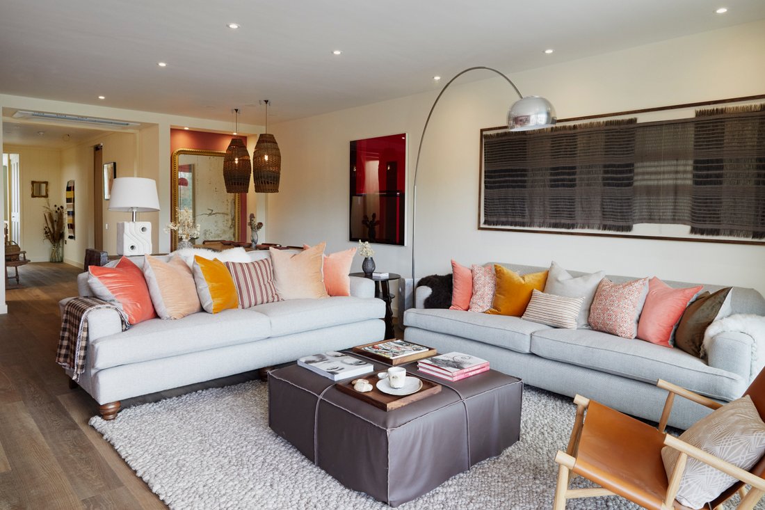 Spacious And Stylish Lakeside Home In Lechlade, England, United Kingdom ...