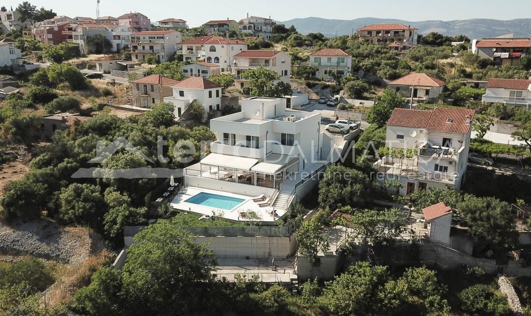 Kroatien, Ciovo, Slatine, Villa With In čiovo, Split Dalmatia County ...