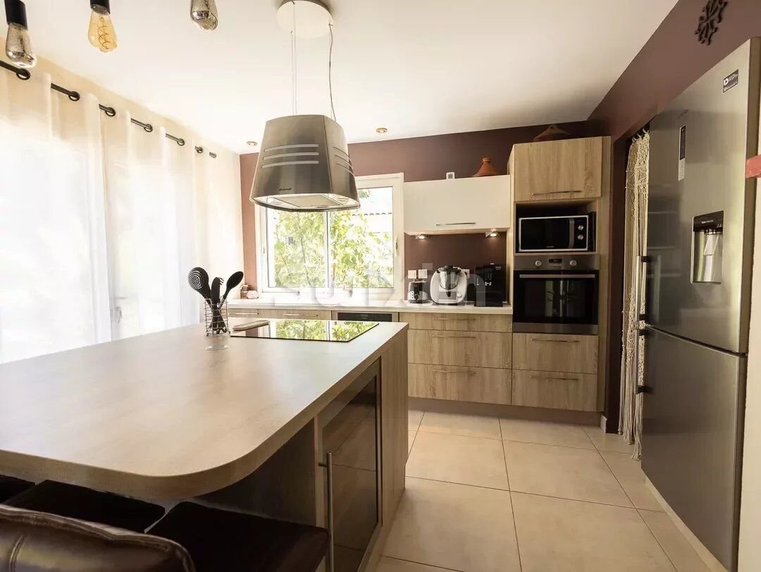 Proche Pezenas Propriété 2 Villas Sur 3500m2 In Aumes, Occitanie ...