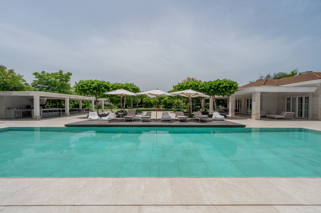 Ultra Luxurious Mega Mansion In Batzra, Center District, Israel For ...