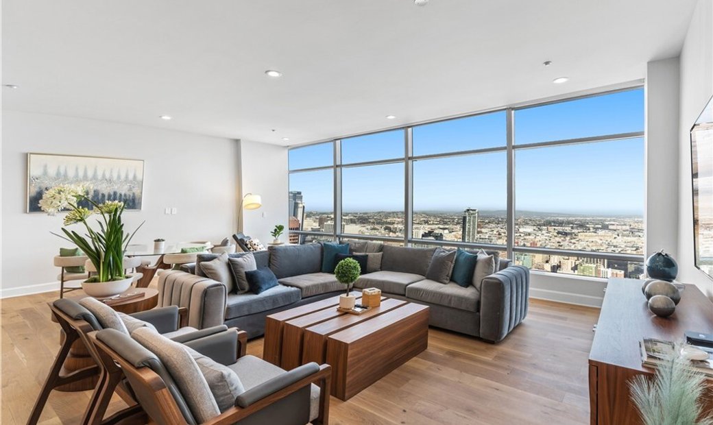 Soggiorno In Stile Resort A Cinque In Los Angeles, California, Stati ...