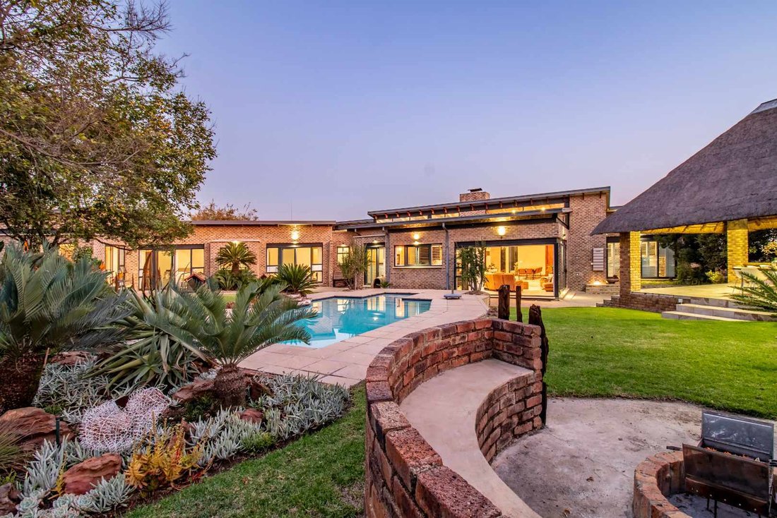 Contemporary Masterpiece For The Discerning In Midrand, Gauteng, South Africa For Sale (14307887)