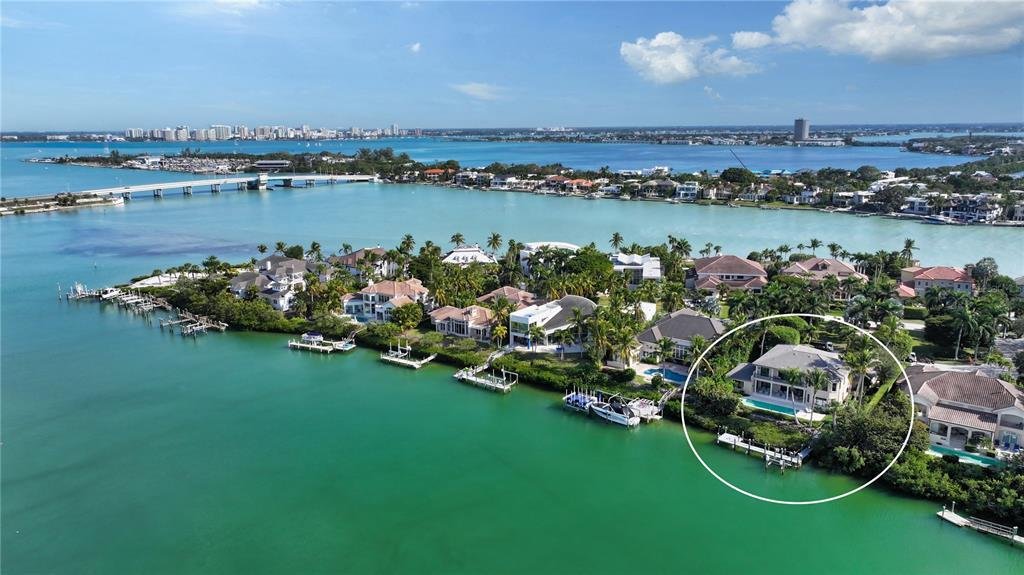 4 Bedrooms Single Family Detached In Longboat Key, Florida, United ...