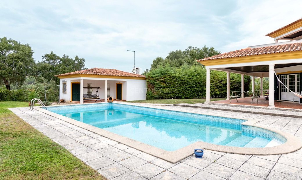 4 Bedroom House, With Swimming Pool, Set In Casais, Santarém District ...