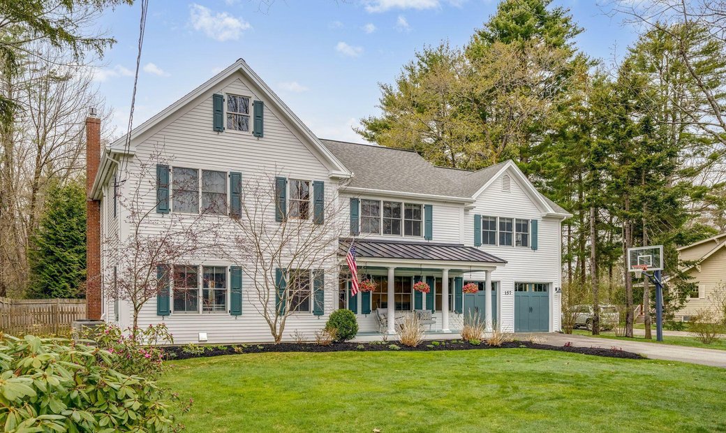 Quintessential Maine Colonial Style Home In Yarmouth, Maine, United ...