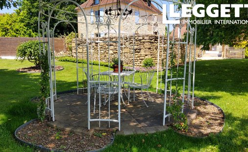 Luxury homes for sale in Génis, Nouvelle-Aquitaine, France | JamesEdition