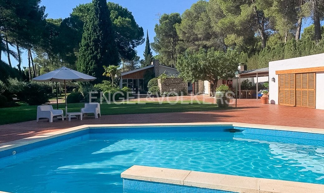 Elegant Detached House With Large Garden In Náquera, Valencian ...