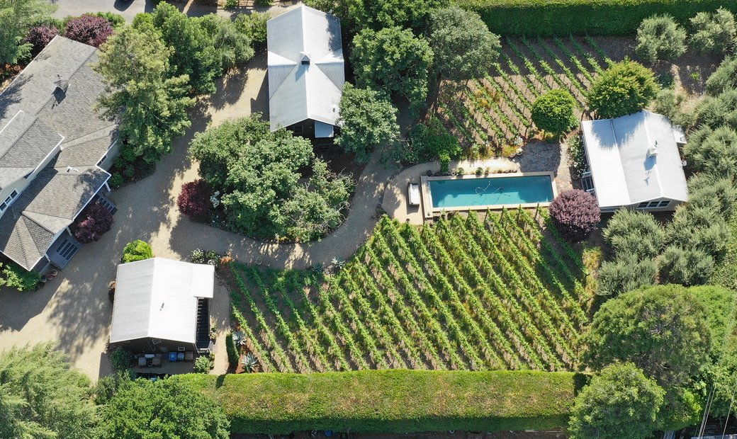 Quintessential Farmhouse Vineyard Estate In Napa, California, United ...