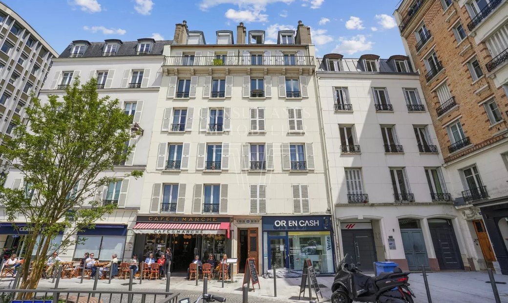 Dual Aspect 4 Bedroom Apartment In Neuilly Sur Seine, île De France ...