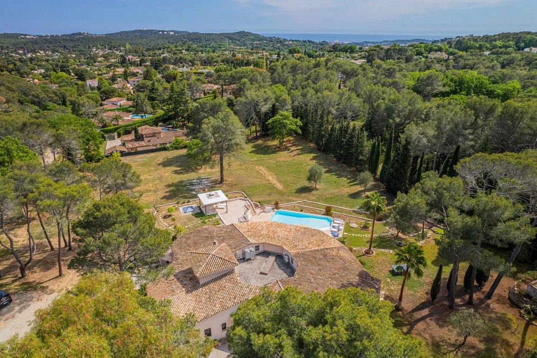 Villa With A 3.2 Hectare Park In In Mougins, Provence Alpes Côte D'azur ...
