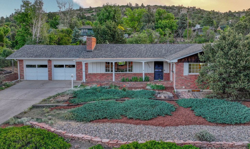 Moderno Di Metà Secolo Nel In Colorado Springs, Colorado, Stati Uniti ...