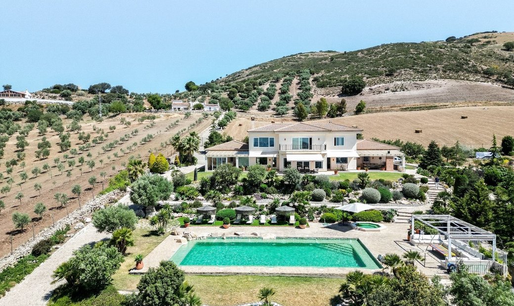 Villa In Antequera, Andalusia, Spain For Sale (13814082)