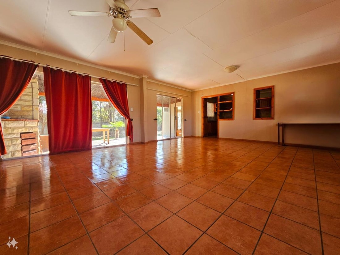 "Private Cul De Sac Gem: Ideal Home With In Ladybrand, Free State ...