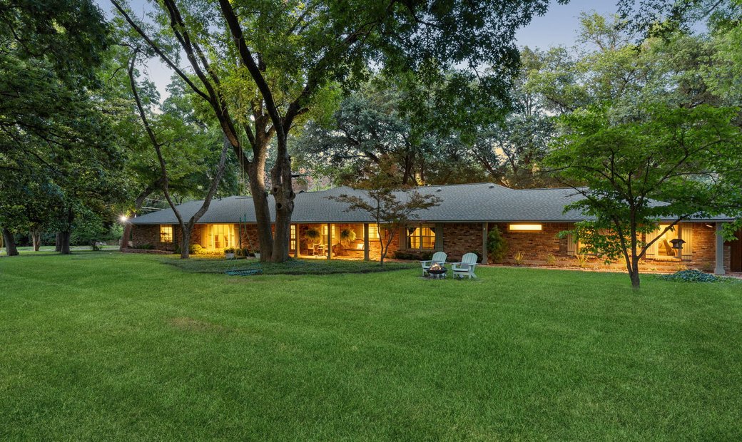 1950s Ranch Style Home In Green Cove Estates In Dallas, Texas, United ...