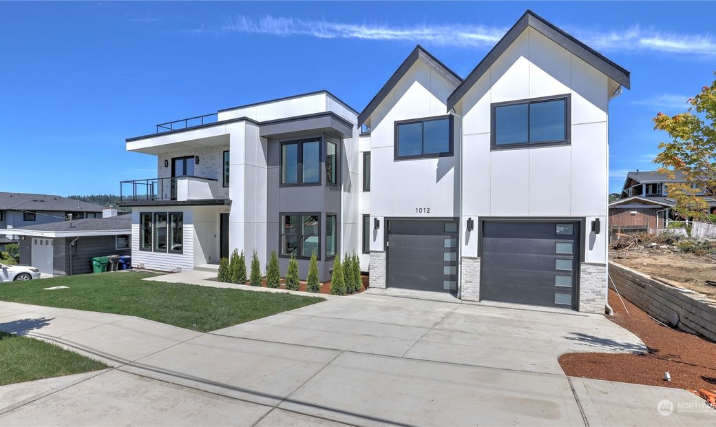 New Contemporary Home In Lower In Newcastle, Washington, United States ...