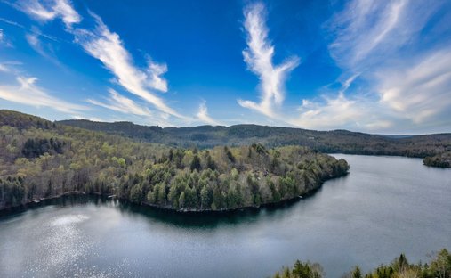 Luxury land for sale in Canada | JamesEdition