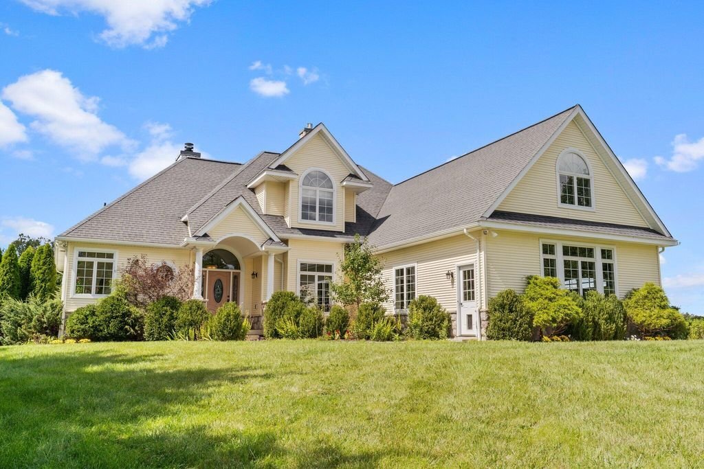 Custom Built Country Retreat With Pond In Chelsea, Michigan, United ...