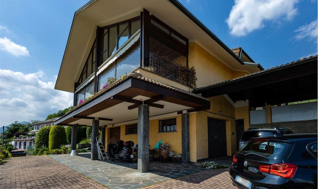 Villa Vista Lago Con Piscina In Vignone, Piedmont, Italy For Sale ...